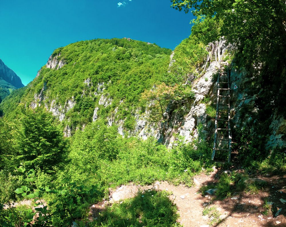 Ineleţ, un cătun în care timpul stă în loc - Calatoriile unei nomade